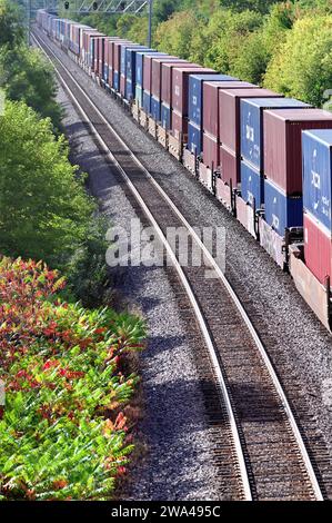 An eastbound Union Pacific intermodal freight train rolls through Gibbon, NE Stock Photo - Alamy
