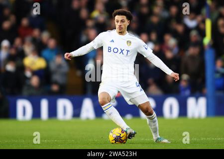 Ethan Ampadu of Leeds United runs with the ball during the Sky Bet ...
