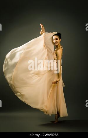 Ballet dancer with beautiful poses, Asian dancers dancing ballet ...
