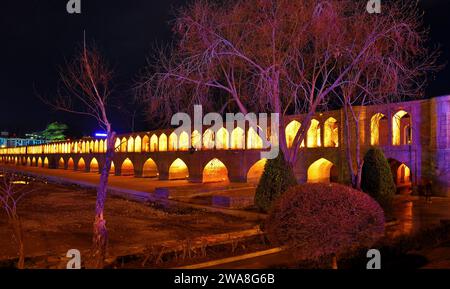 Gorgeous night views of the Si-O-SePol bridge that spans the ...