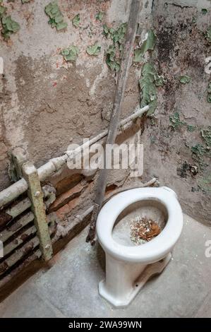 A Toilet at Eastern State Penitentiary, Prison in Philadelphia ...