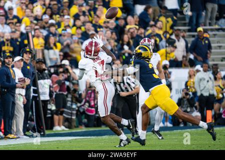 Alabama defensive back Keon Sabb (3) celebrates with defensive lineman ...
