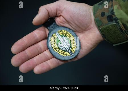 Calw, Germany. 11th Dec, 2023. A member of the Special Forces Command ...