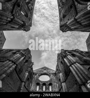 The White Monastery, ruined Basilica, ancient monastery, Sohag(Suhag ...