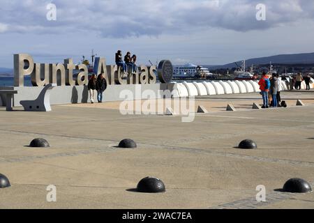 The Monumental sculpture of Punta Arenas Magellan Strait 500 years ...