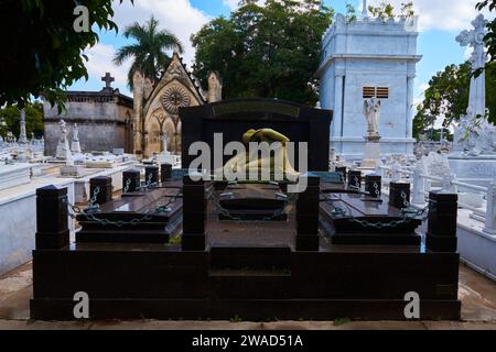COLON CEMETERY, ONE OF THE BIGGEST CEMETERIES IN THE WORLD Stock Photo ...