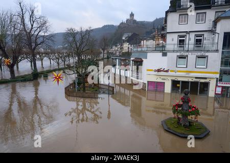 Christmas market at Cochem Germany Stock Photo - Alamy