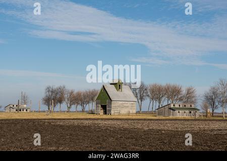 Corn Crib style barn in rural Livingston county, Illinois, USA Stock ...