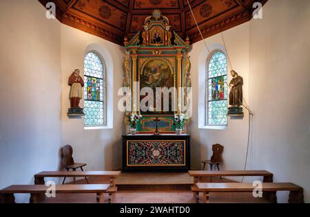Tell's Chapel Hohle Gasse, artificial hollow path between Immensee and ...