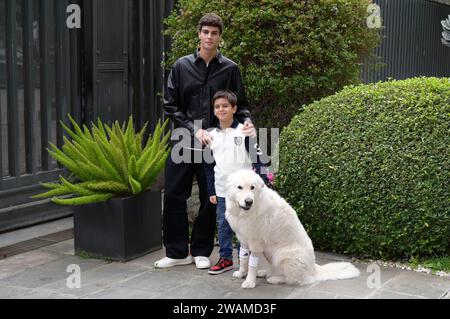 Francesco Zenga, Mattia Basciano mit Hund Bella beim Photocall zur Rai ...