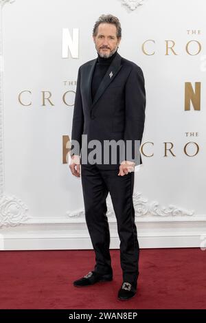 Bertie Carvel on the red carpet of the premiere Knight of the seven ...