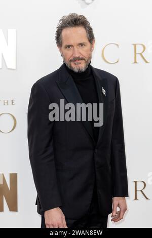 Bertie Carvel on the red carpet of the premiere Knight of the seven ...
