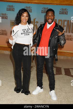 Kel Mitchell, wife Asia Lee-Mitchell and family at the Nickelodeon Kids ...