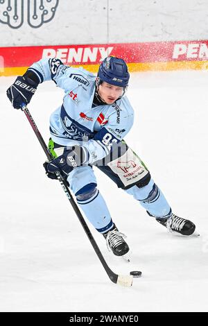 Marcel Brandt (Straubing Tigers, #92) gegen Kyle Cumiskey ...