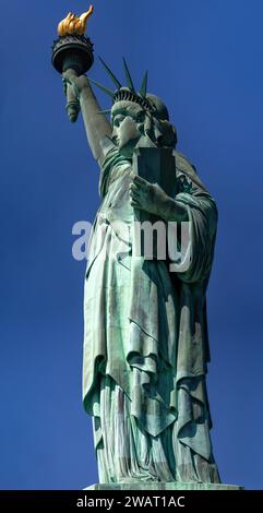 Wonderful sunrise view of the Statue of Liberty in New York (USA), from ...