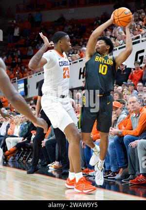 Baylor guard RayJ Dennis (10) brings the ball up court against Texas ...
