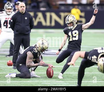 New Orleans Saints punter Blake Gillikin (4) in action during an NFL ...