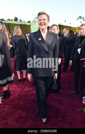 Annette Bening and Jodie Foster at the 81st Golden Globe Awards held at ...