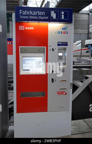 Fahrkartenautomat, Deutsche Bahn *** Ticket machine, Deutsche Bahn ...