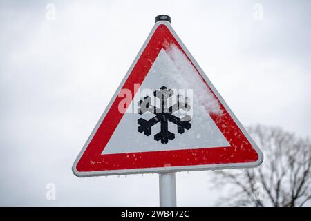 Diedorf, Bavaria, Germany - January 8, 2024: Warning sign for snow and ...