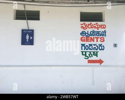 Gents Toilet signage in multiple languages in India. Washroom signs and ...