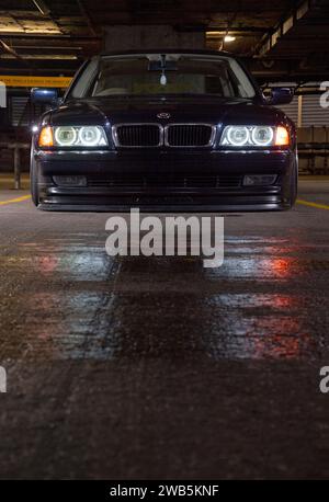 Modified E38 BMW 7 Series, lowered on air bag adjustable height ...