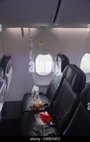 Portland, Oregon, USA. 5th Jan, 2015. JORDAN HILL (27) looks to pass ...