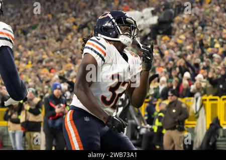 Chicago Bears cornerback Terell Smith (32) and cornerback Nick McCloud ...