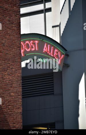 Neon signs around Pike Place Market in Downtown Seattle Stock Photo - Alamy