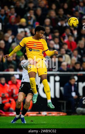 Alejandro Balde (FC Barcelona) in action during a La Liga EA Sports ...