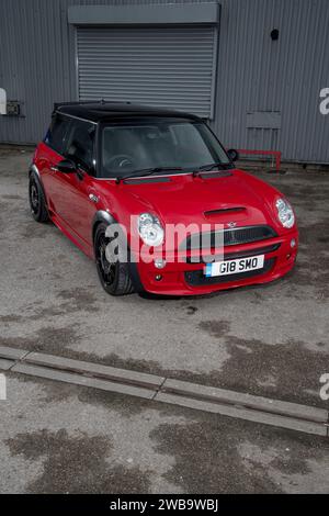 R53 Mini Cooper S, modern classic small British car Stock Photo - Alamy