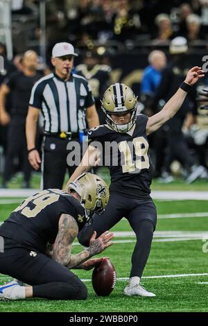 New Orleans Saints punter Blake Gillikin (4) in action during an NFL ...