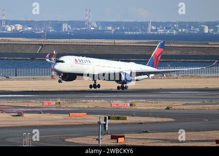C5 stop position on Runway C at Haneda Airport where the Japan Coast ...