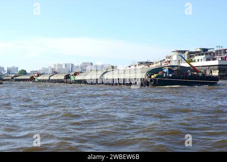 Barges on Chao Phraya river , Bangkok , Thailand Stock Photo - Alamy