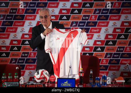 Lima, Peru. 10th Jan, 2024. Jorge Fossati, speaking at his presentation ...