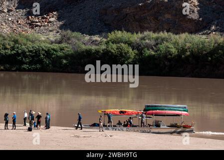 River runners loading jet boat for shuttle to take out, Canyonlands ...