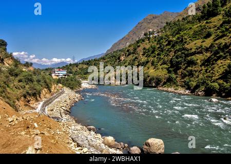 River Beas, Mandi to Kullu road, Kulu, Himachal Pradesh, India, Asia ...