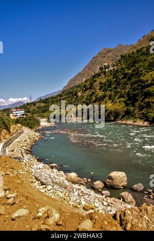 River Beas, Mandi to Kullu road, Kulu, Himachal Pradesh, India, Asia ...