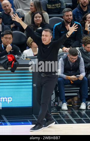 Toronto Raptors head coach Darko Rajaković watches play on the court ...