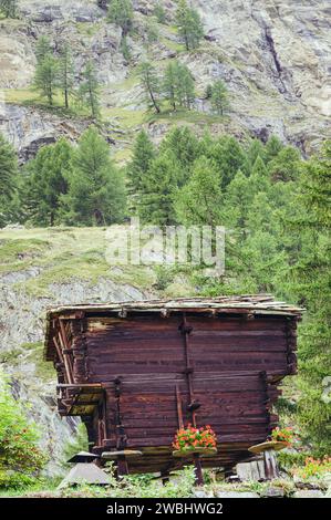 Rustic cabin in the Swiss alps, at the end of the autumn Stock Photo ...