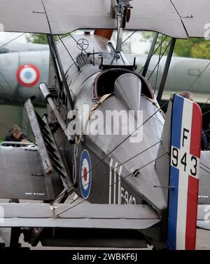 World War 1 biplane Lewis Gun for the rear gunner Stock Photo - Alamy