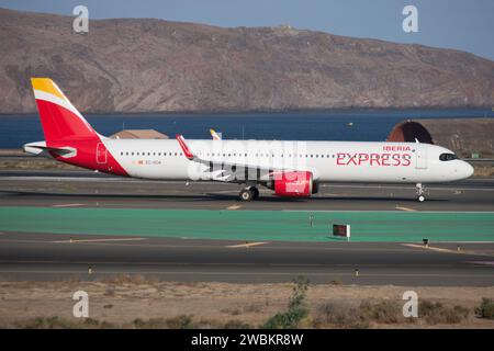 Airbus A321 neo airliner of the Iberia Express airline landing Stock ...