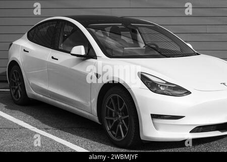 2023 white Tesla Model Y parked in Avalon Beach,Sydney,NSW,Australia ...