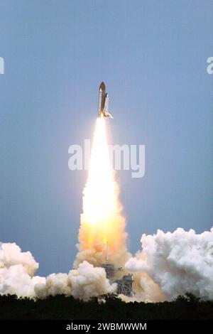 STS-125 Atlantis Launch HST Hubble Space Telescope Stock Photo - Alamy