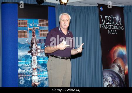 Space Probe Huygens Landing on Titan Stock Photo - Alamy