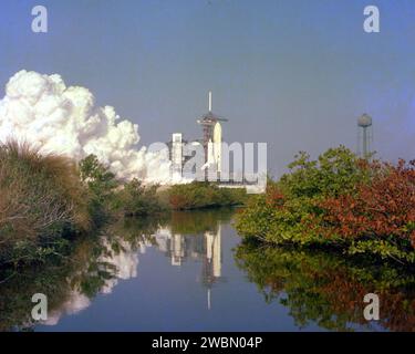 The test firing of the Space Shuttle Main Engine (SSME) with Engine ...