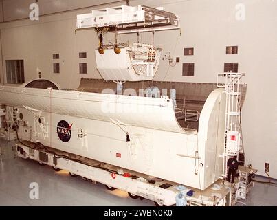The Canadian robotic arm SSRMS, with seven motorized joints and 57.7 ...