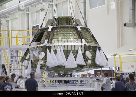 Heavy lift crane on the Orion offshore platform Stock Photo - Alamy