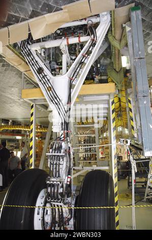 KENNEDY SPACE CENTER, FLA. -- Spring leaves frame the launch of Space ...
