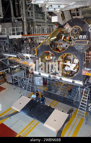 KENNEDY SPACE CENTER, FLA. -- Trailing a plume of smoke, Space Shuttle ...